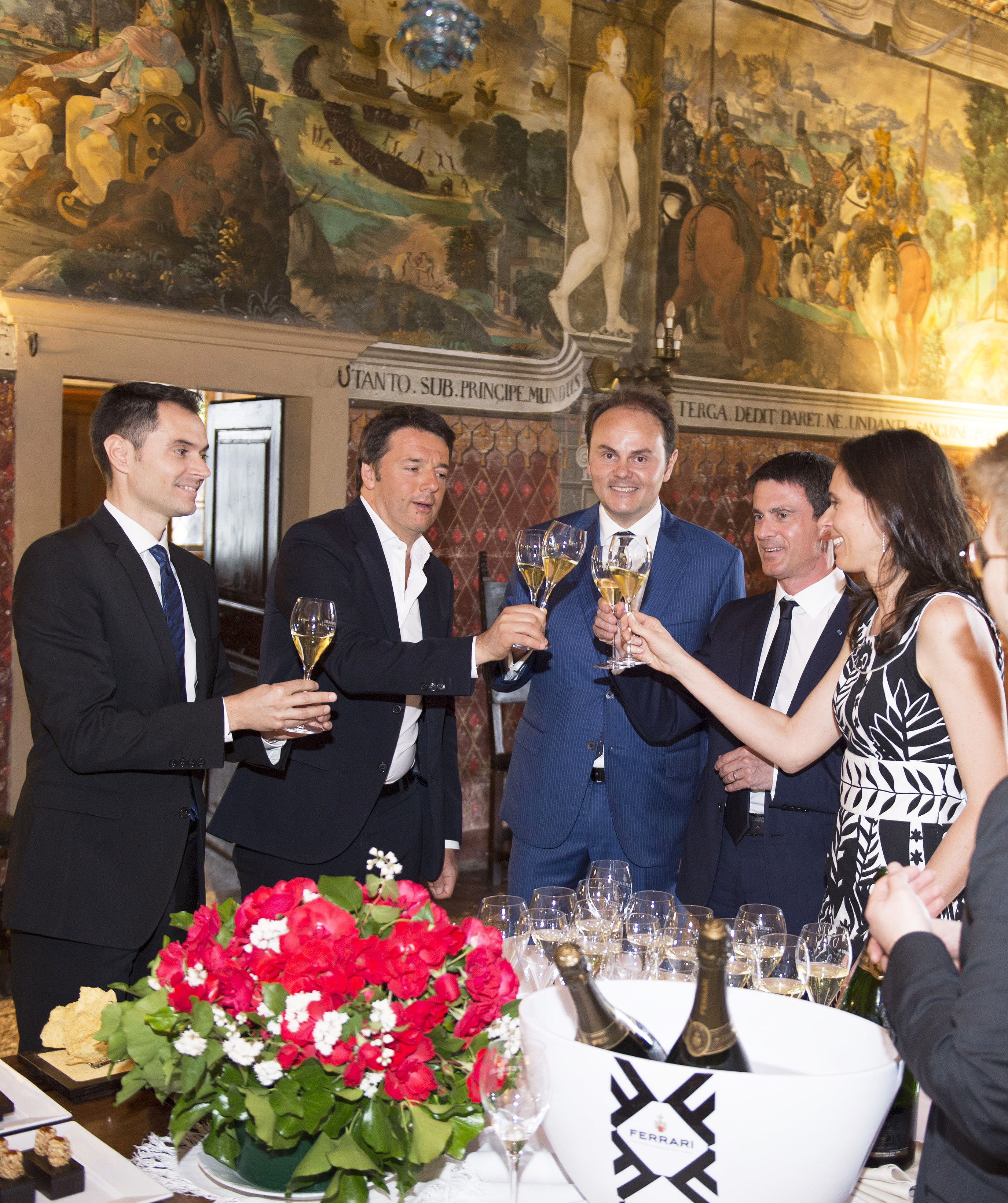 alessandro matteo and camilla lunelli with matteo renzi and manuel valls